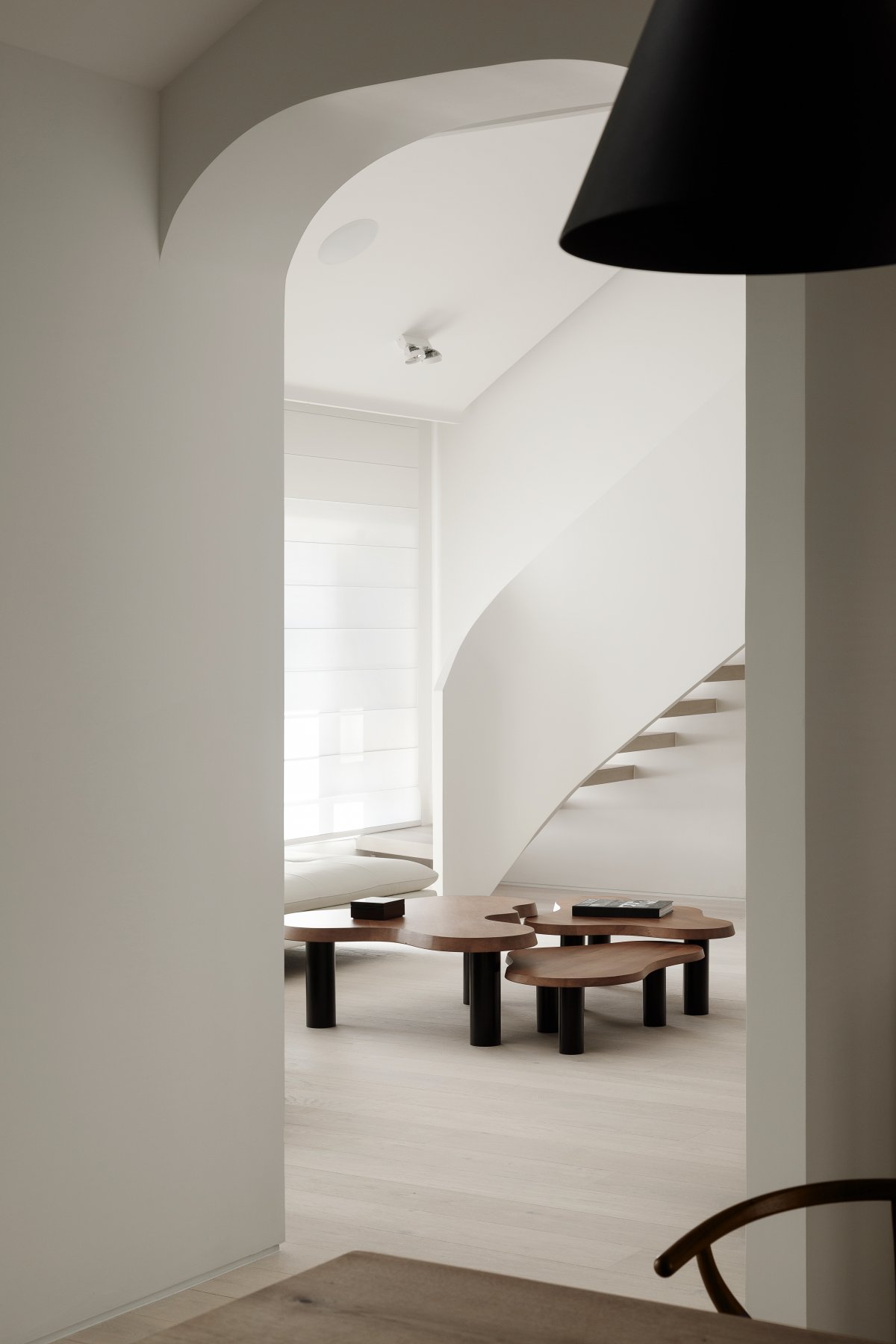 YINJISPACE - BW Timeless x Residence with Light