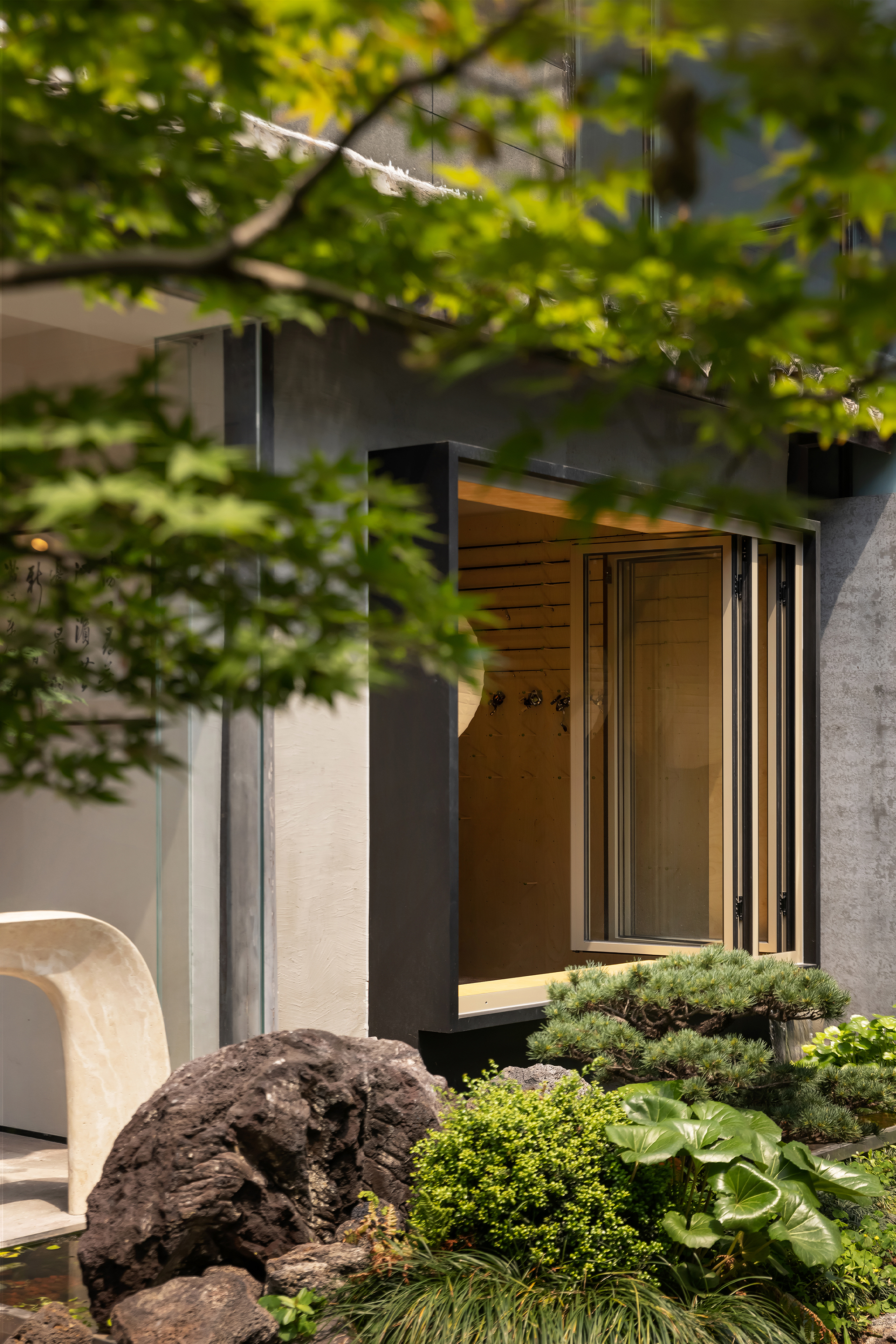 YINJISPACE - Heshi Design x Heshi Design office