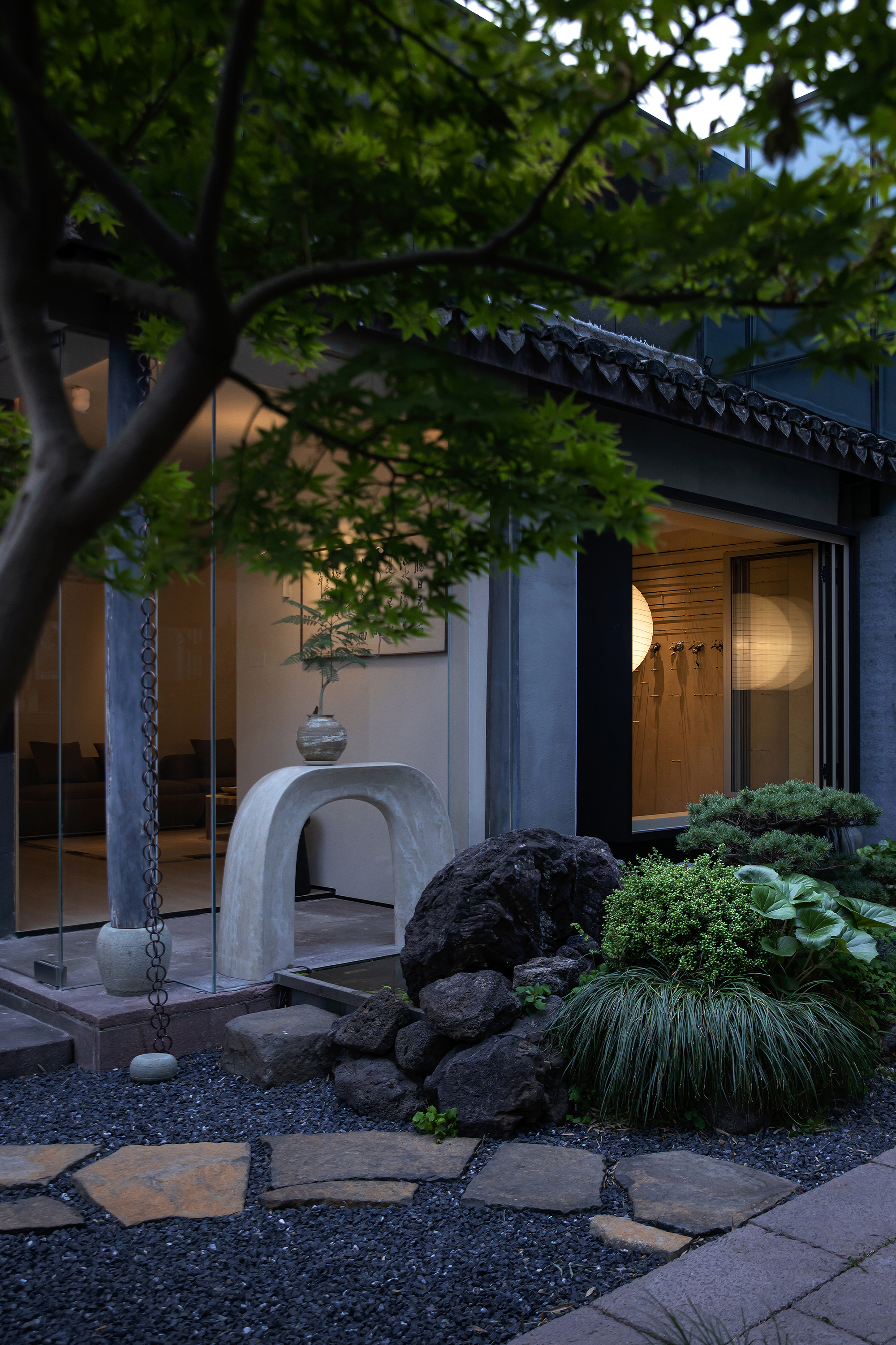 YINJISPACE - Heshi Design x Heshi Design office