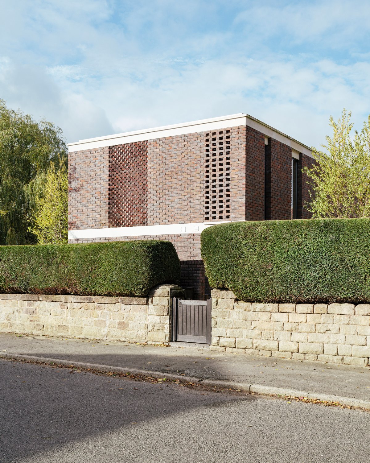 YinjiSpace - Blee Halligan x Derwent Valley Villa