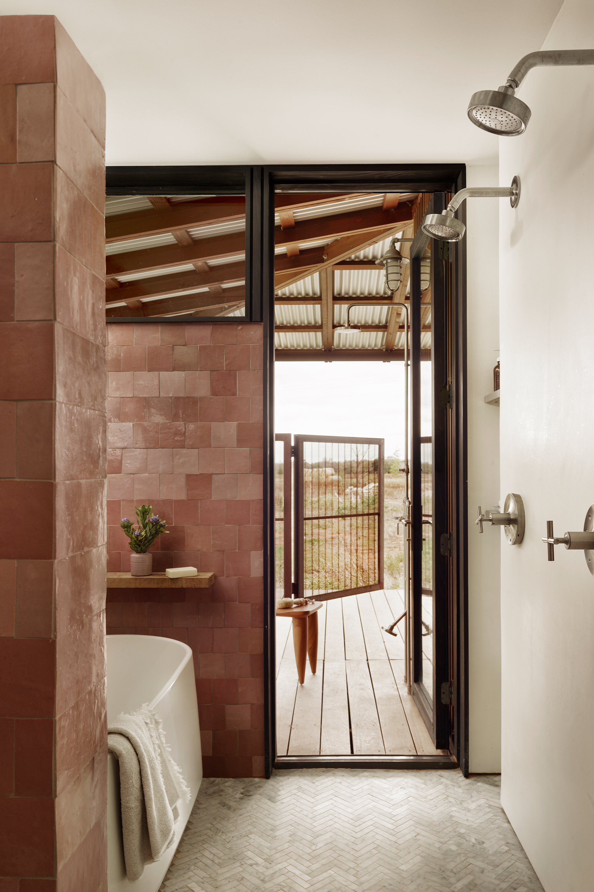 YINJISPACE - Baldridge Architects x Roam Ranch