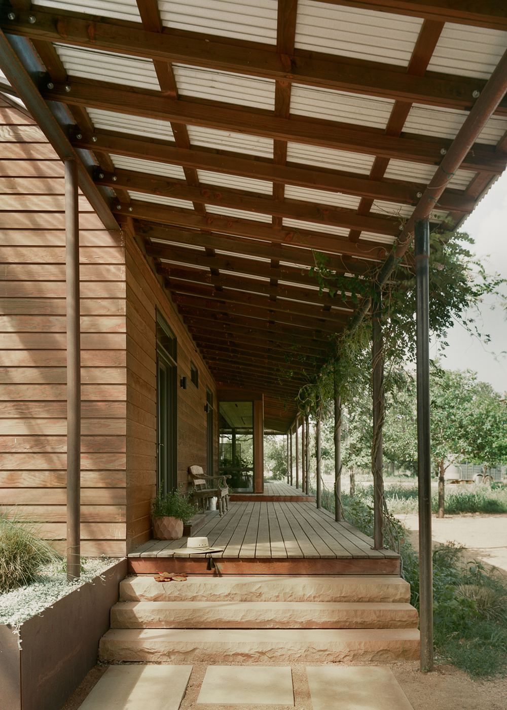YINJISPACE - Baldridge Architects x Roam Ranch