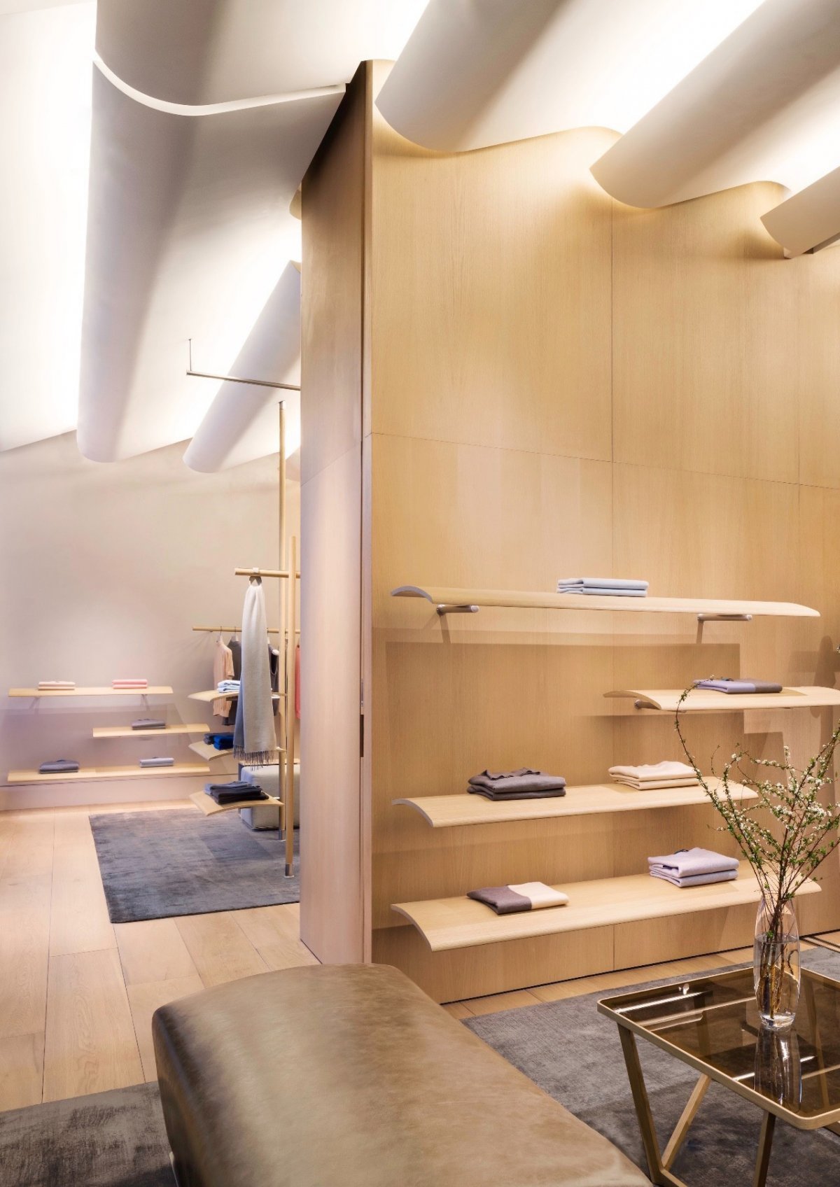 YINJISPACE - Gabellini Sheppard x 1436 Flagship