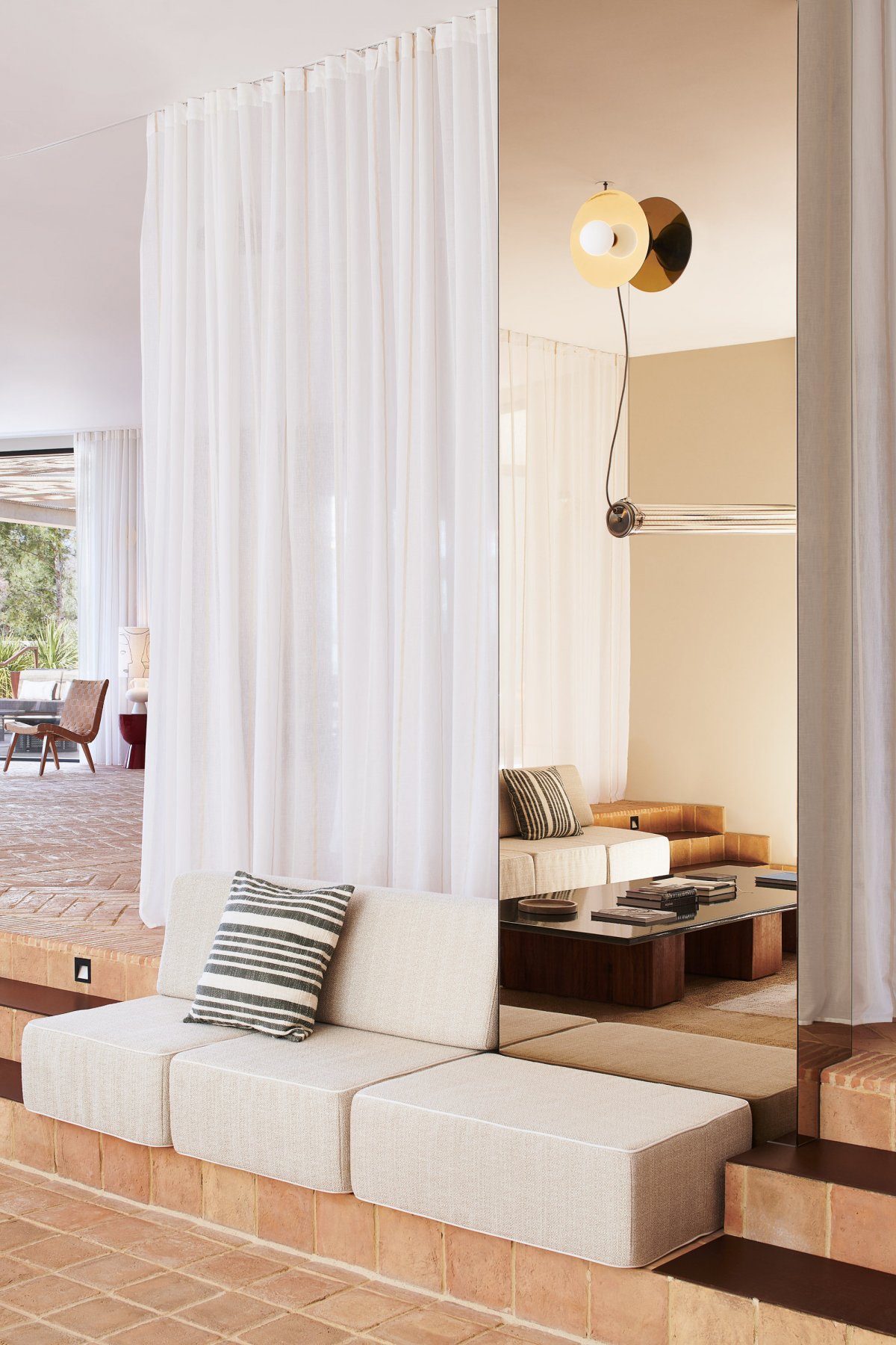 YinjiSpace - LA.M x lioni alma mason