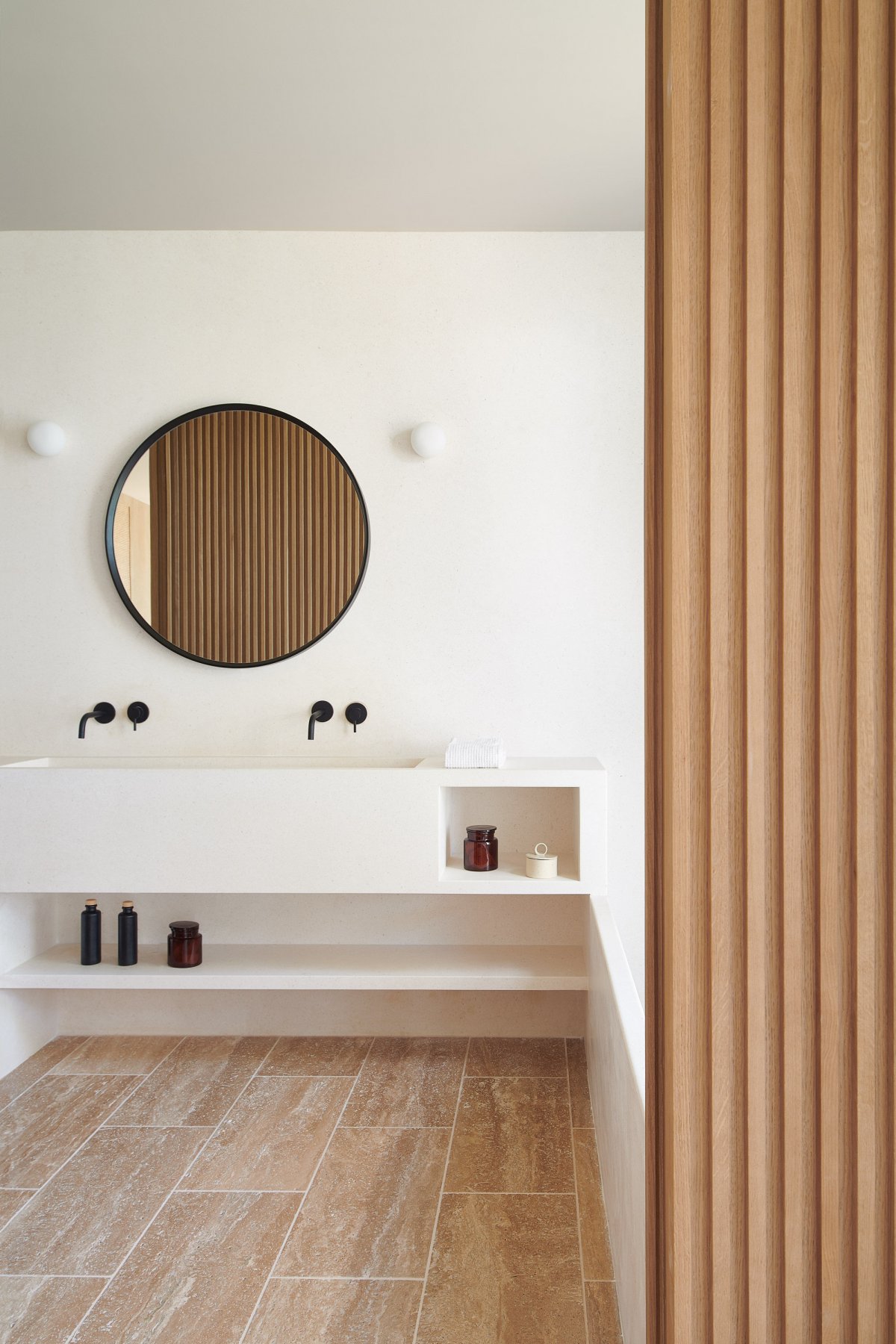 YinjiSpace - LA.M x lioni alma mason