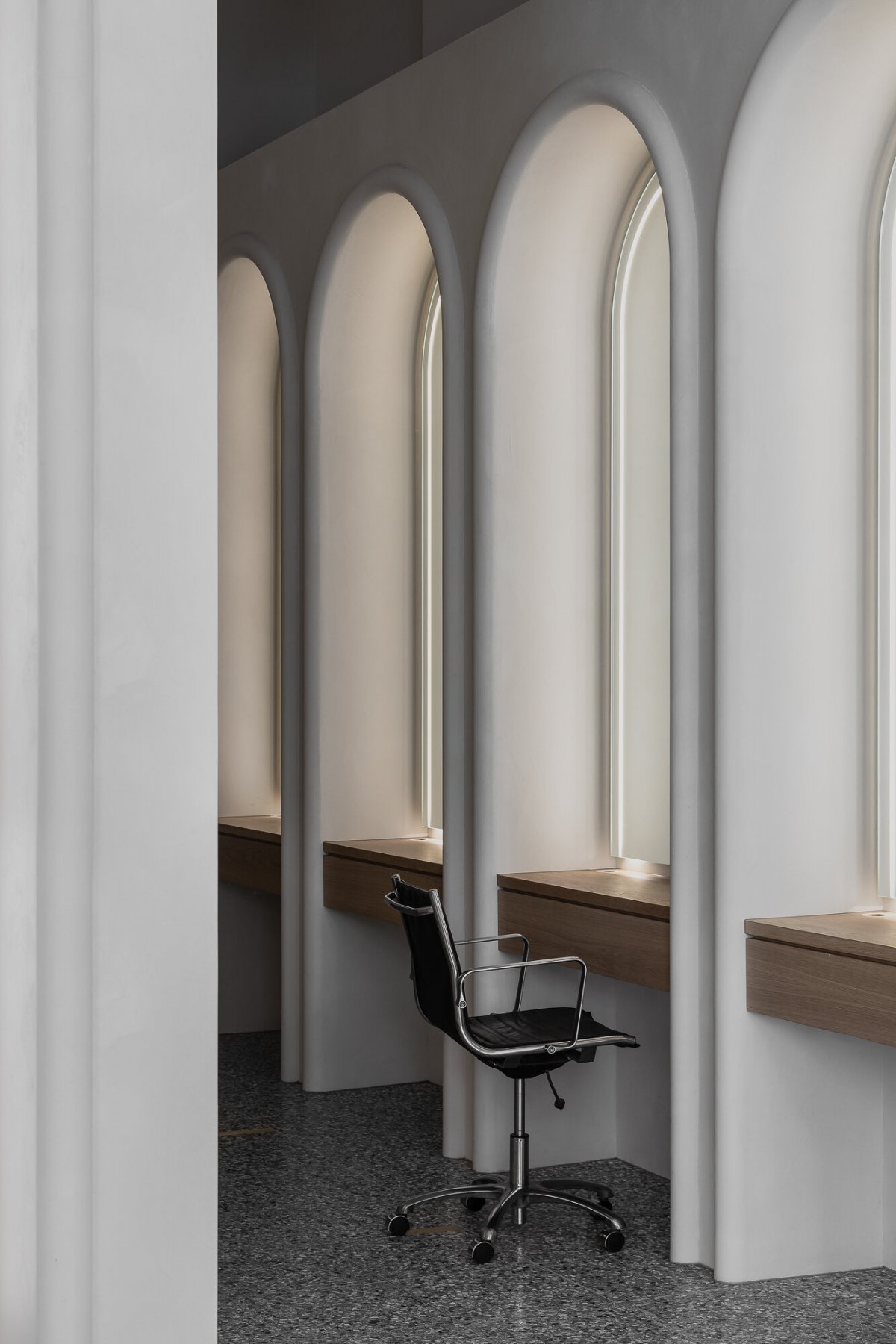 YinjiSpace - Kennon x Scandizzo Salon