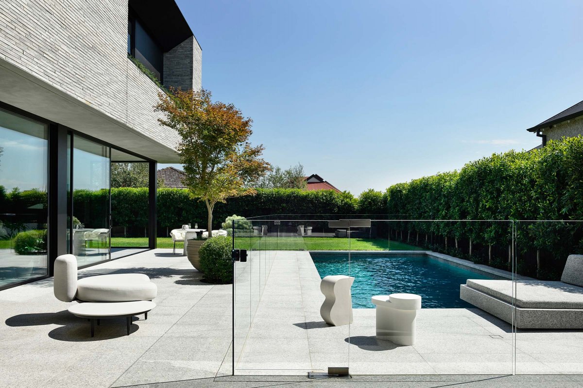 YinjiSpace - Simone Haag x Jennings