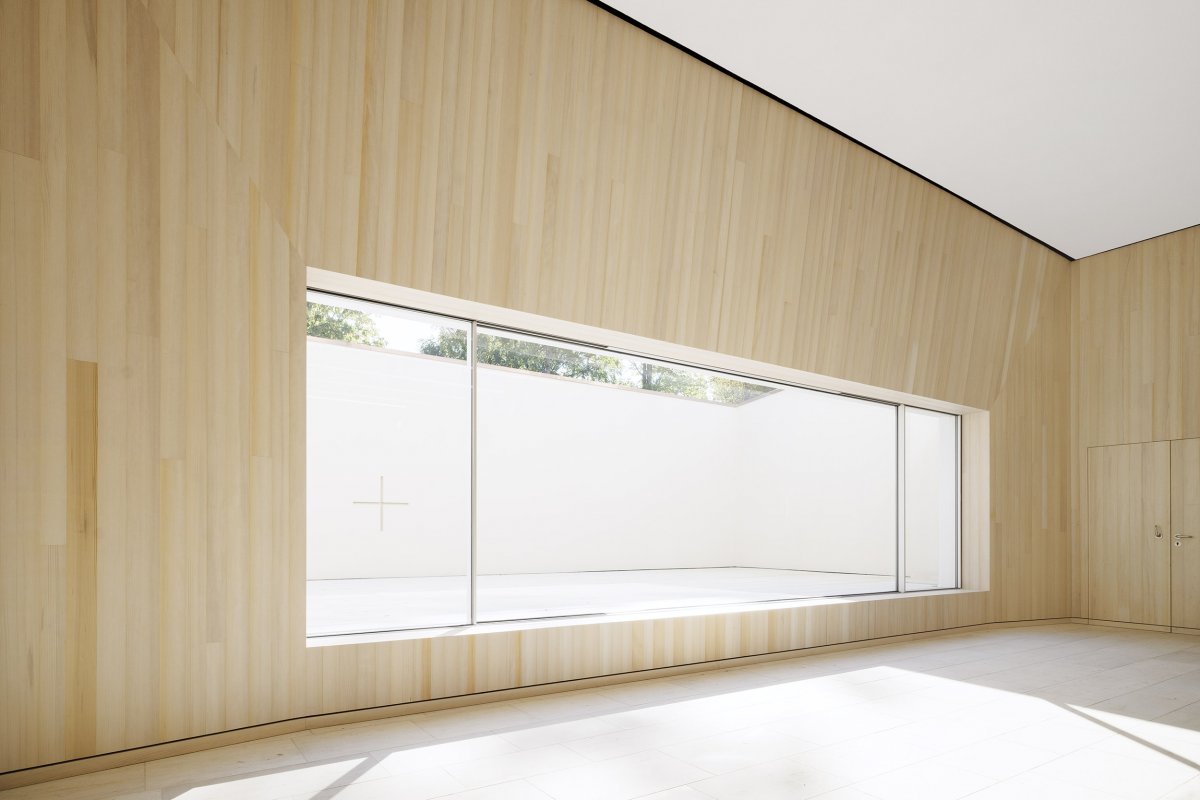 YINJISPACE - Kaestle Ocker x Aussegnungshalle Waldfriedhof