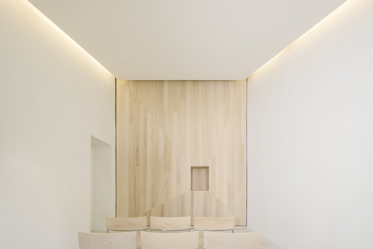 YINJISPACE - Kaestle Ocker x Aussegnungshalle Waldfriedhof