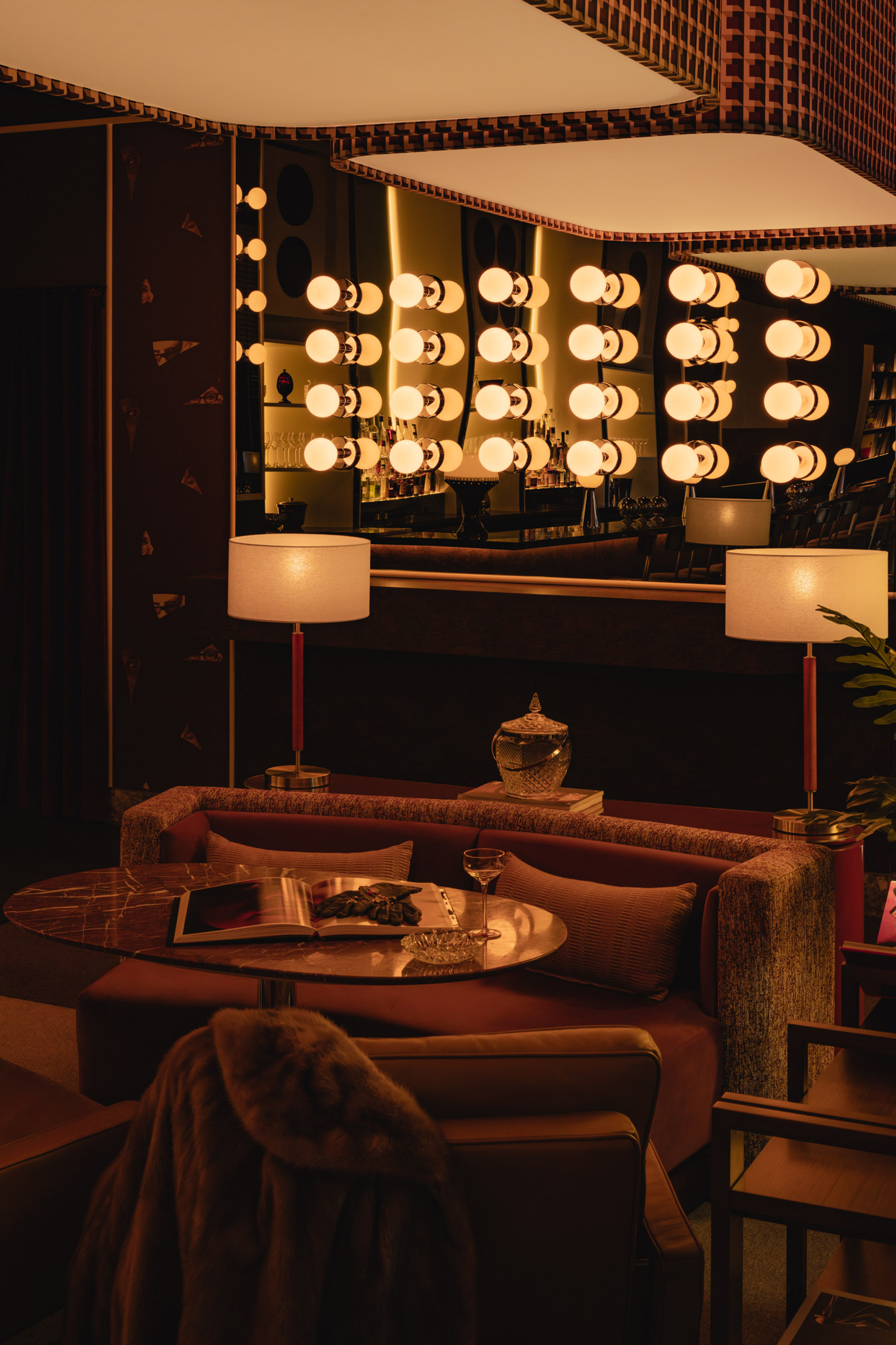 YINJISPACE - Craig Stanghetta x Mimi, Olia & Va!