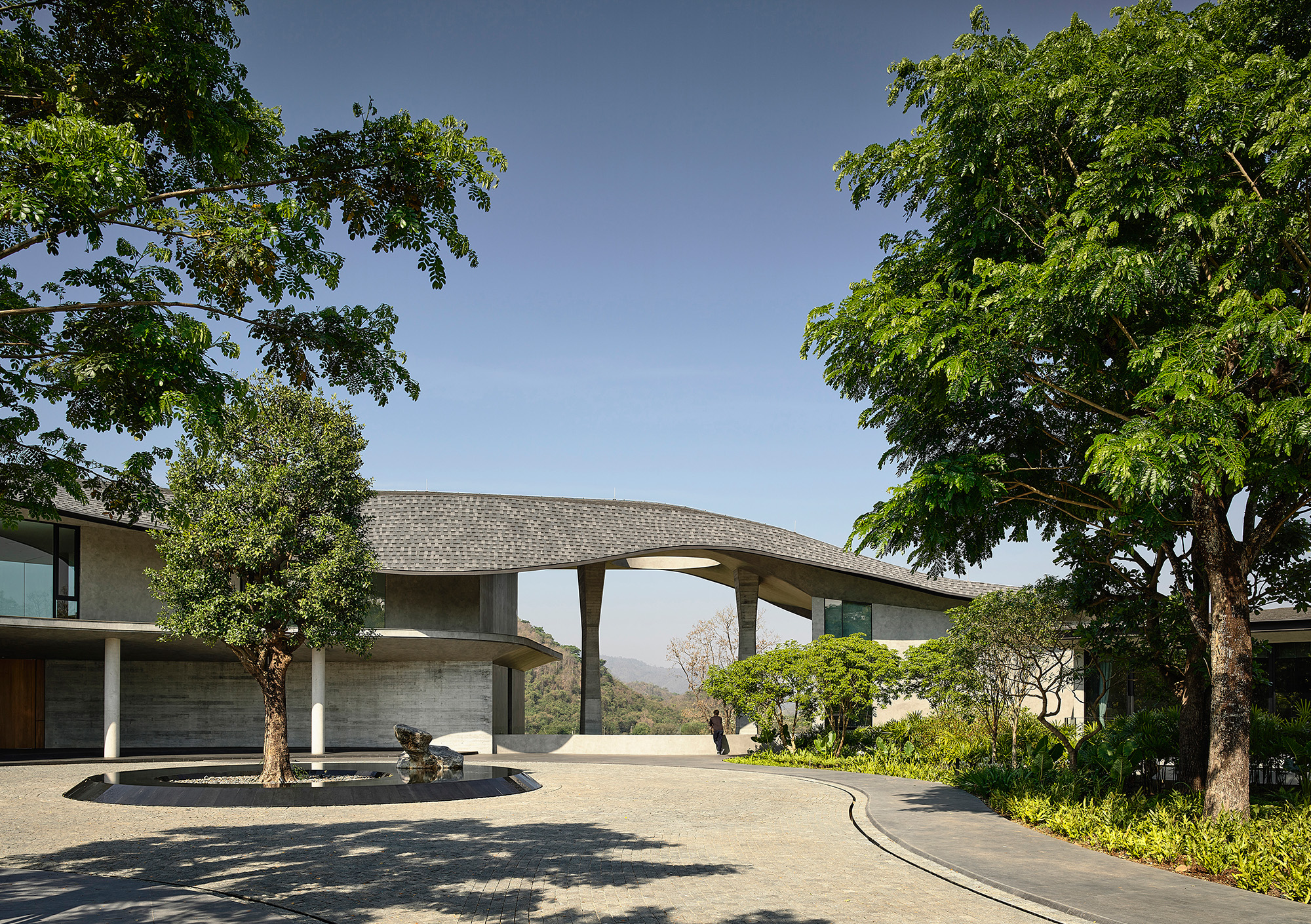 YINJISPACE - Park + Associates x House in Contours