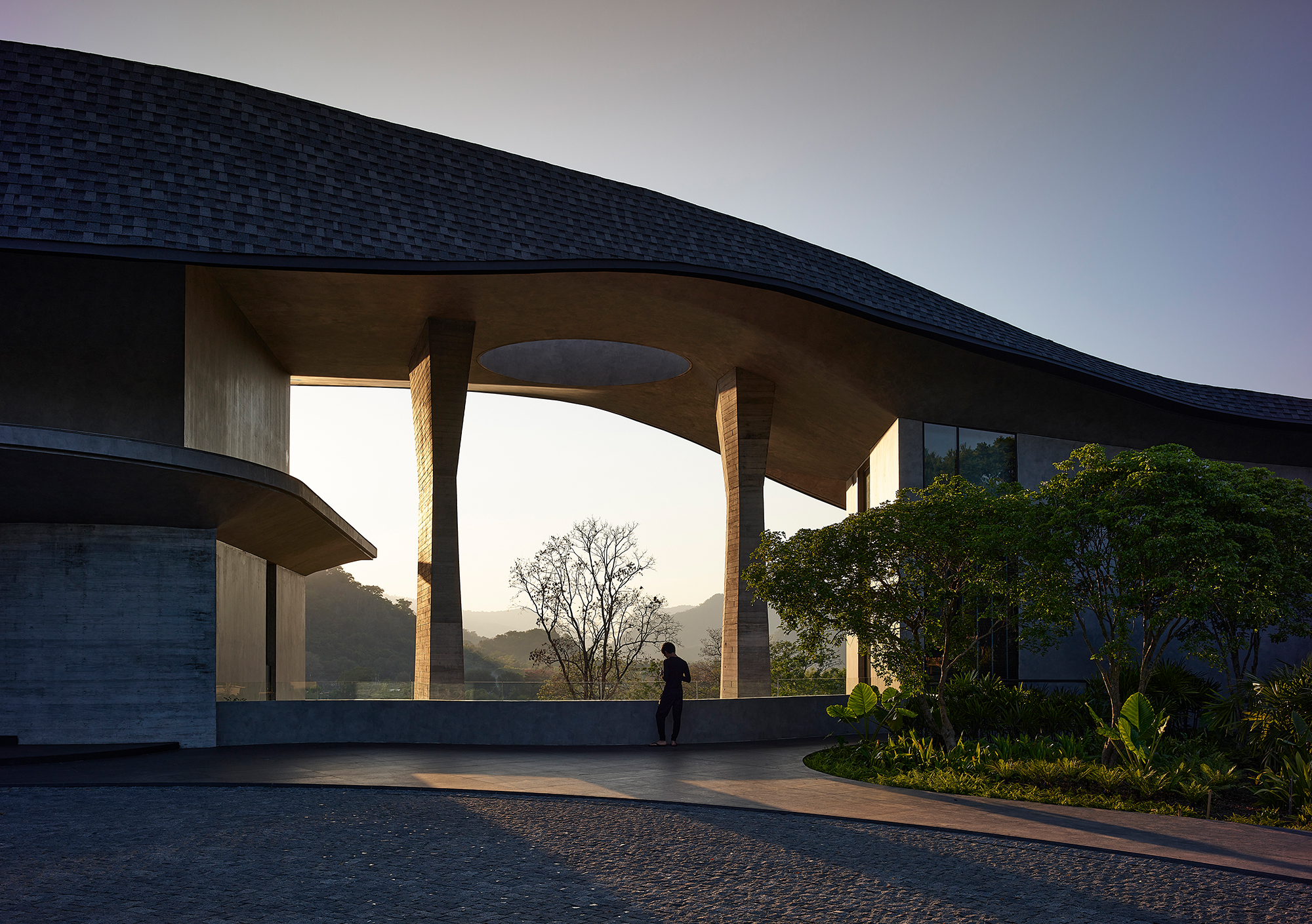 YINJISPACE - Park + Associates x House in Contours