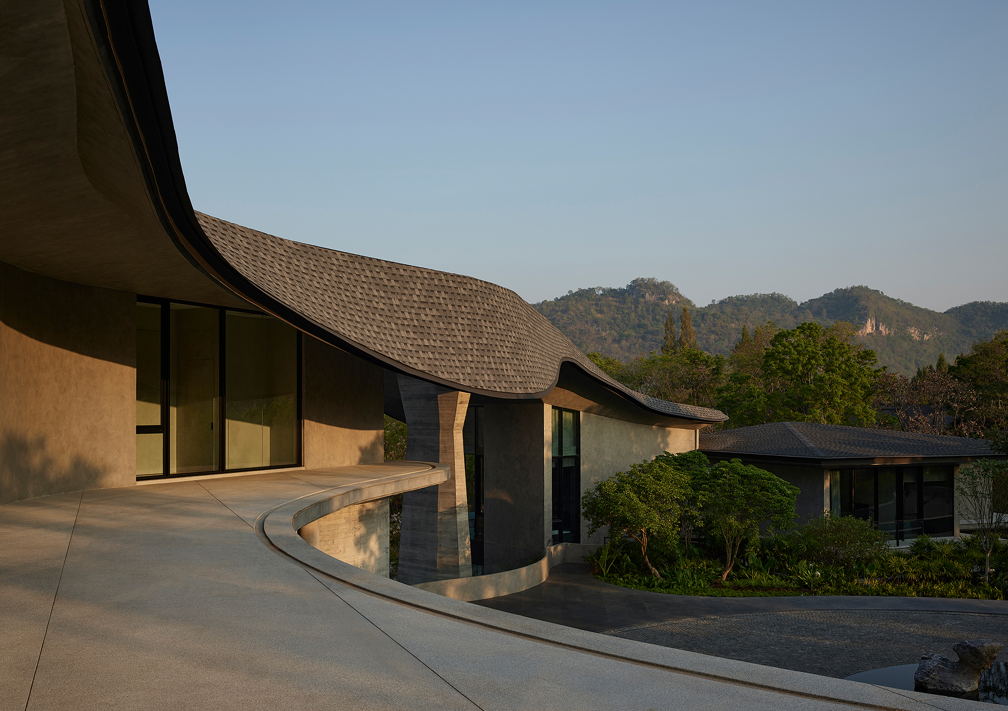 YINJISPACE - Park + Associates x House in Contours