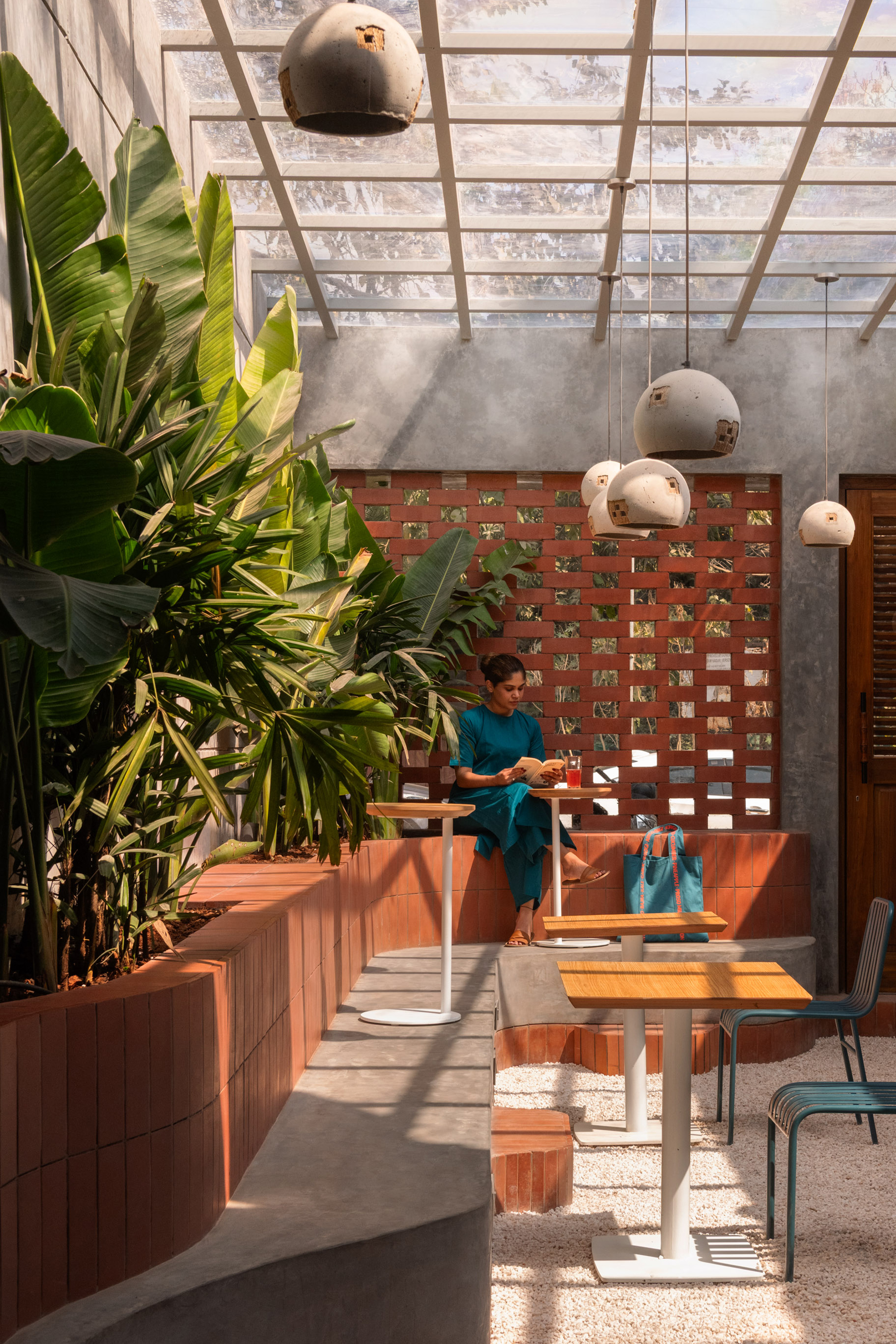 YinjiSpace - kaviar collaborative x Project Hum