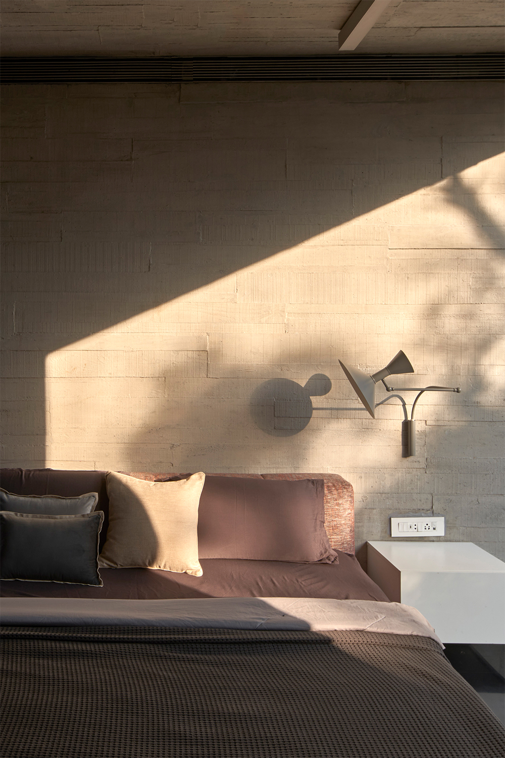 YINJISPACE - Matharoo Associates x Trees Sliced Through