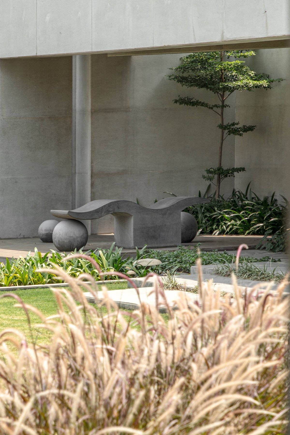 YINJISPACE - Portal 92 x Hem House