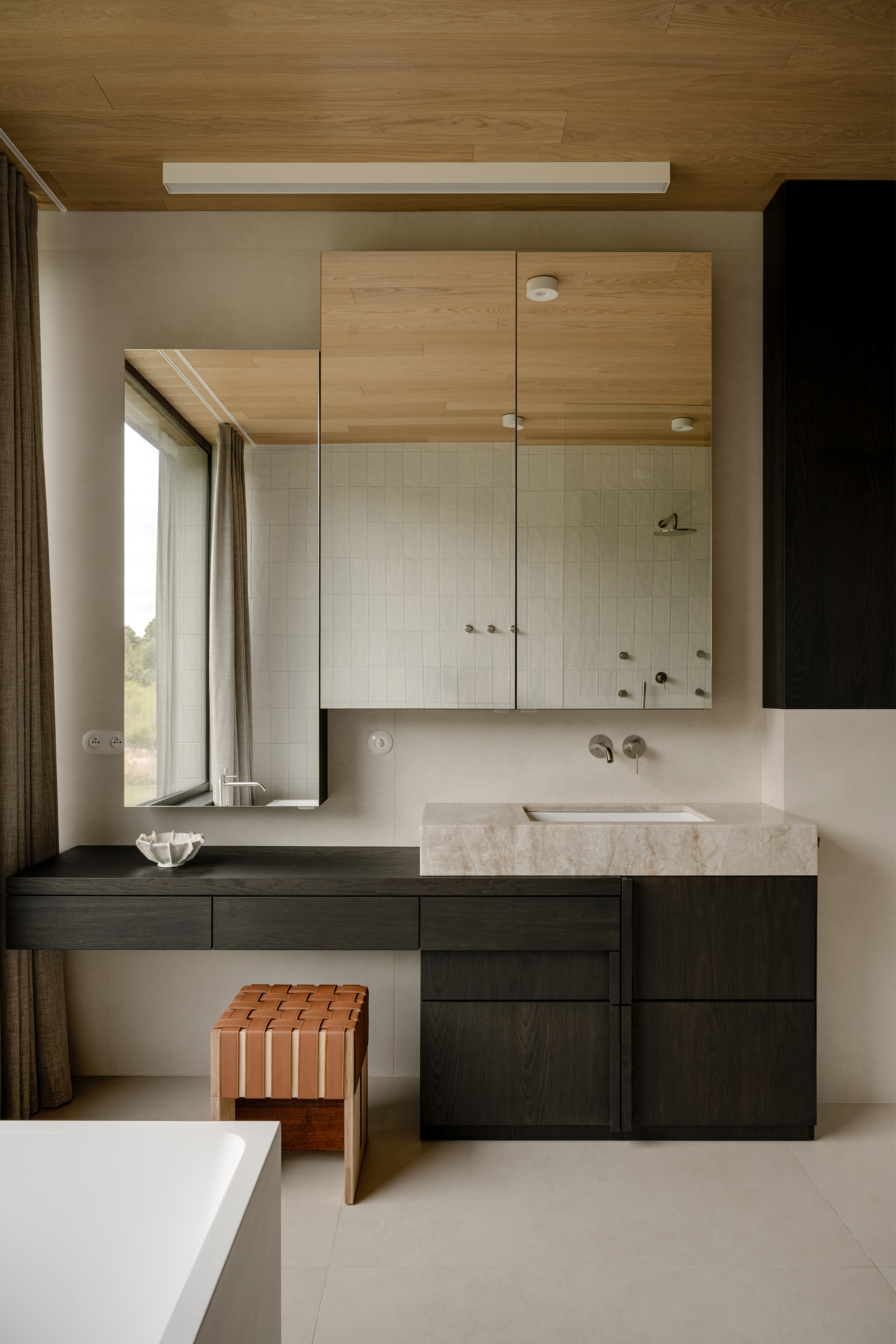 YINJISPACE - Oskar Firek Architects x DKR House