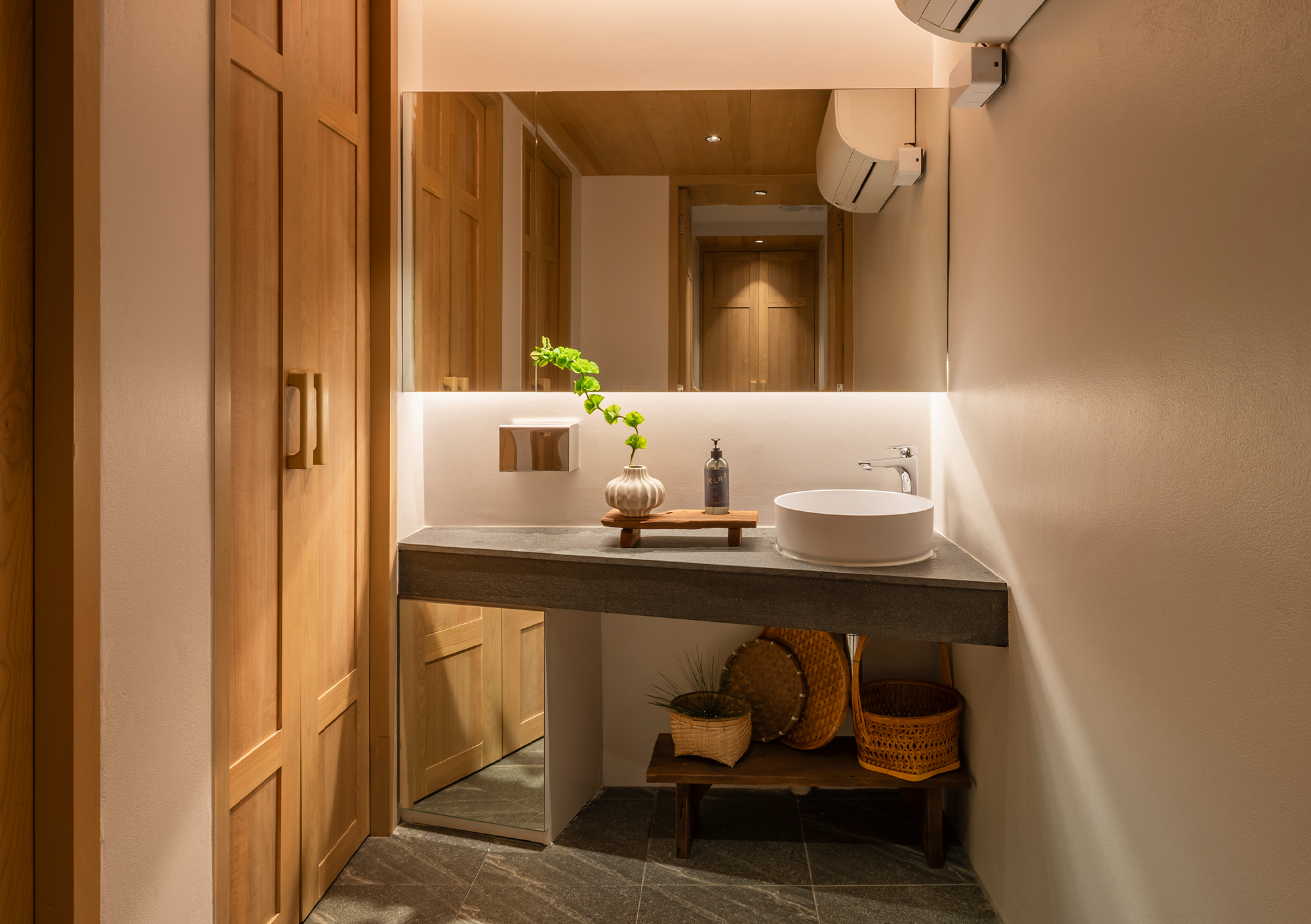 YINJISPACE - Sixseven Studio x Klai