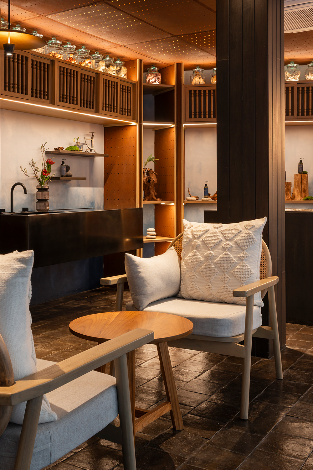 YINJISPACE - Sixseven Studio x Klai