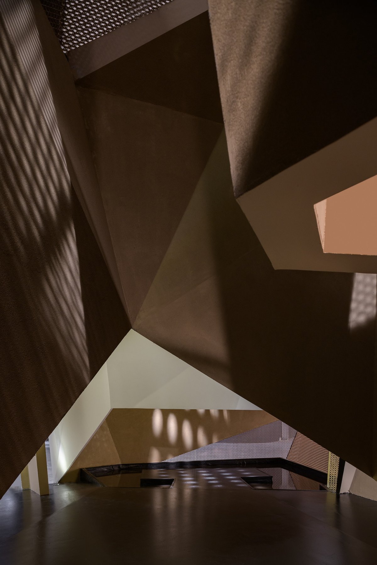 YinjiSpace - GLC Paints x Emy Hussein x 2022 Color Piazza