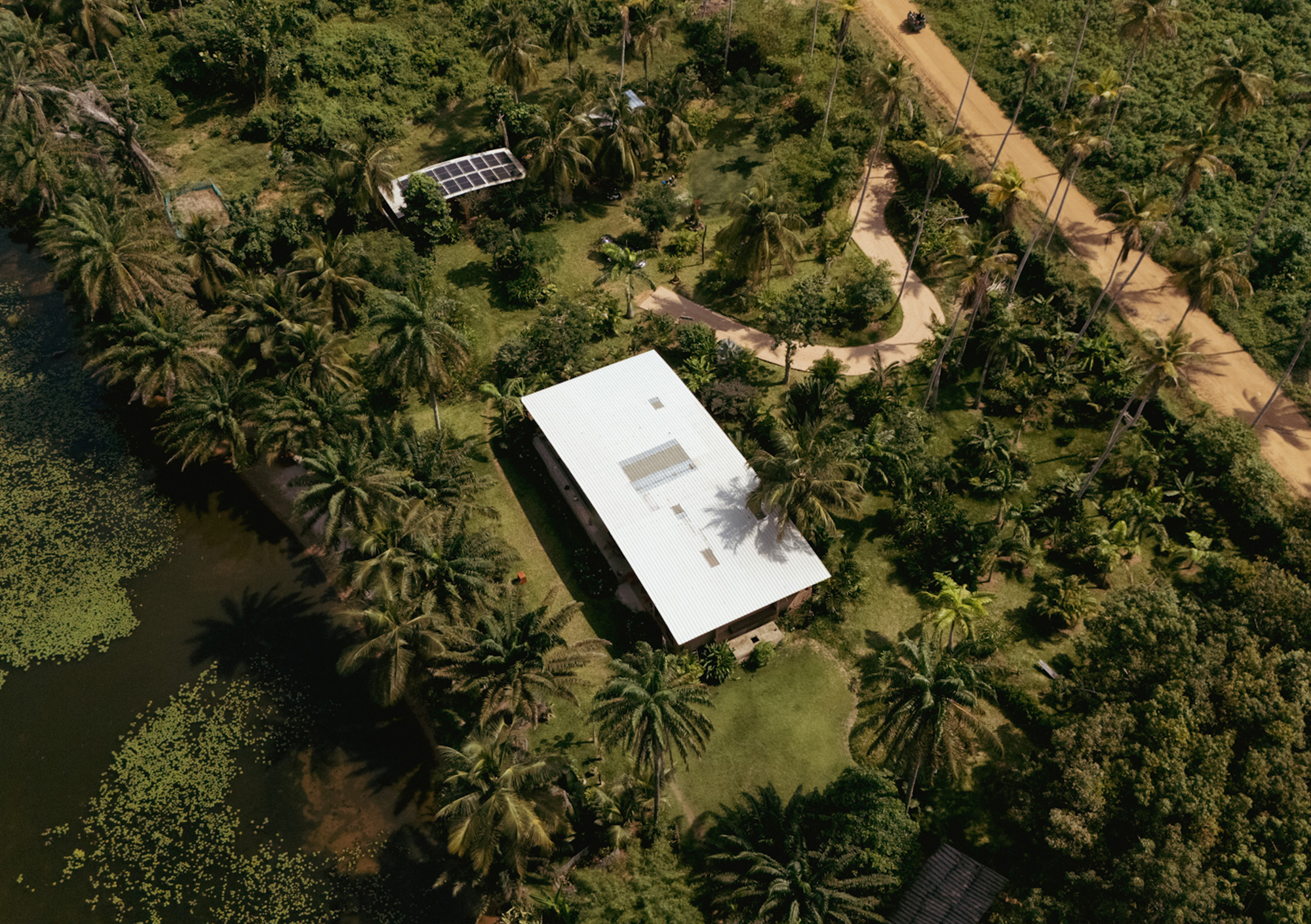 YINJISPACE - Laboratoire Moyesoa x Pavillon Essoa